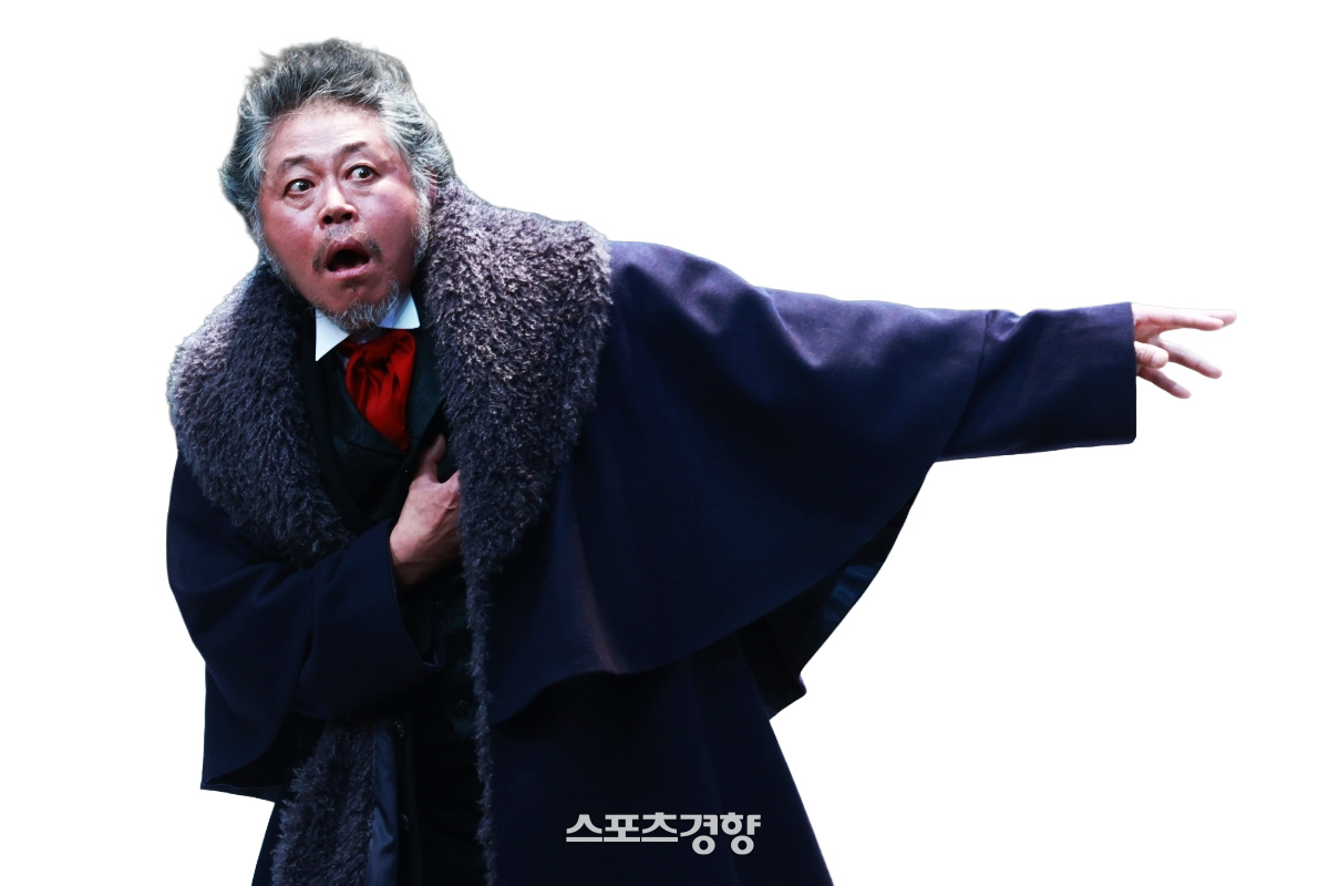 Dreamed of the stage until the end··· Theater artist of 43 years Lee ...