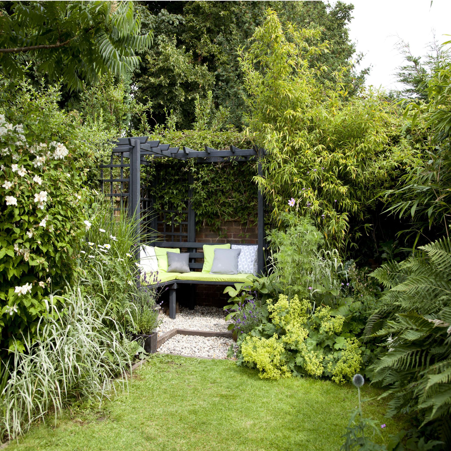 Garden fence ideas for showstopping boundaries