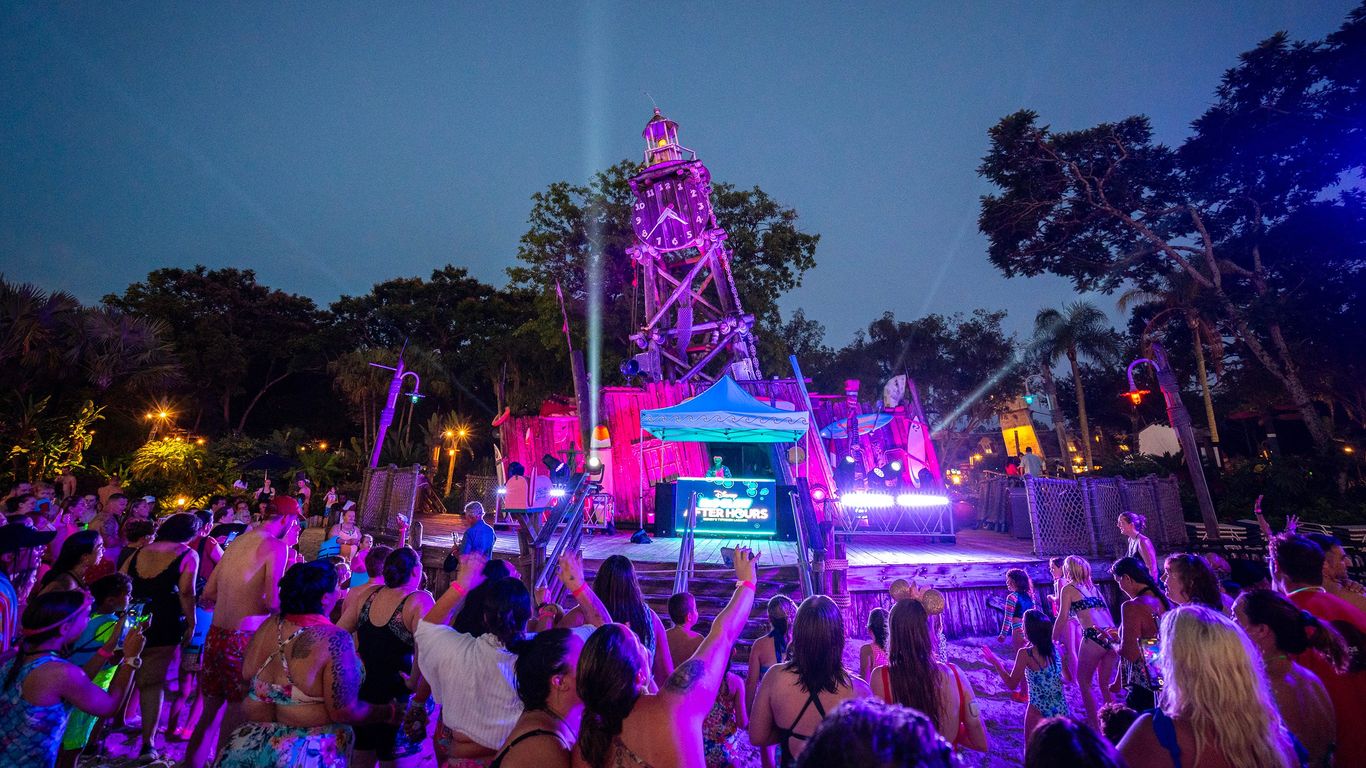 Disney World announces return of Disney H2O Glow event