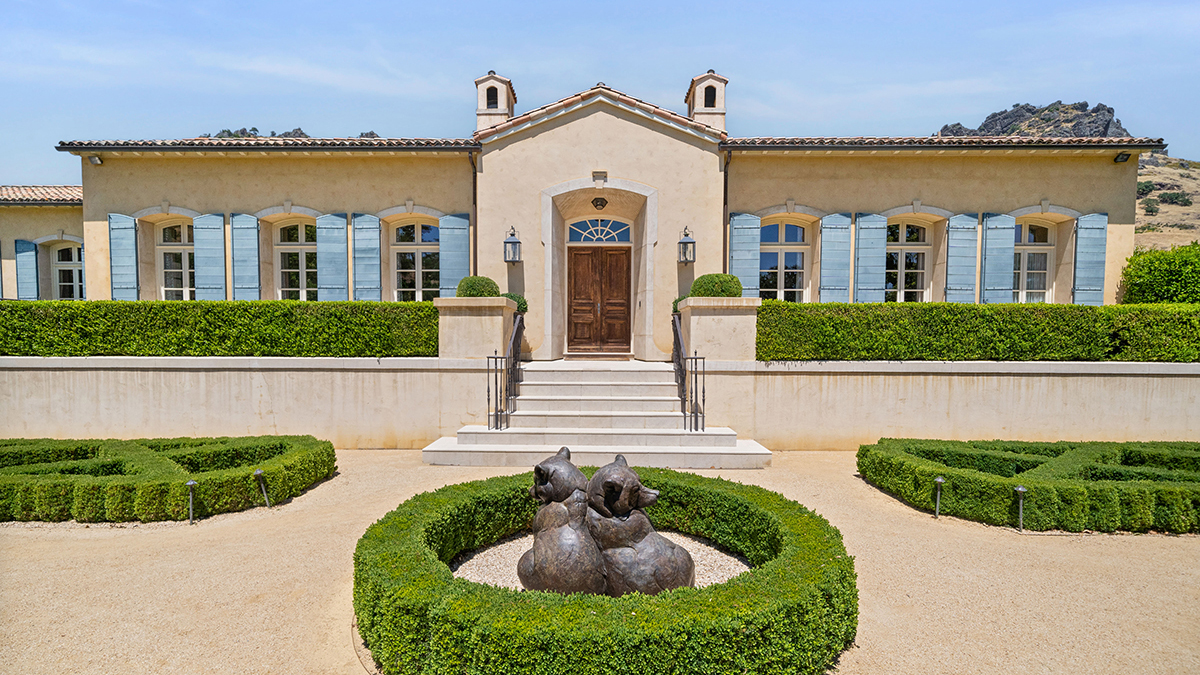 The 4 Winds estate in photos