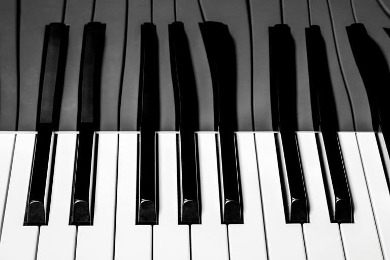 Get piano lessons without the schedule with this AI-powered app, now ...