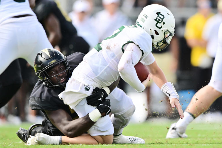 UCF NFL draft live tracker: Malachi Lawrence goes to Dallas Cowboys