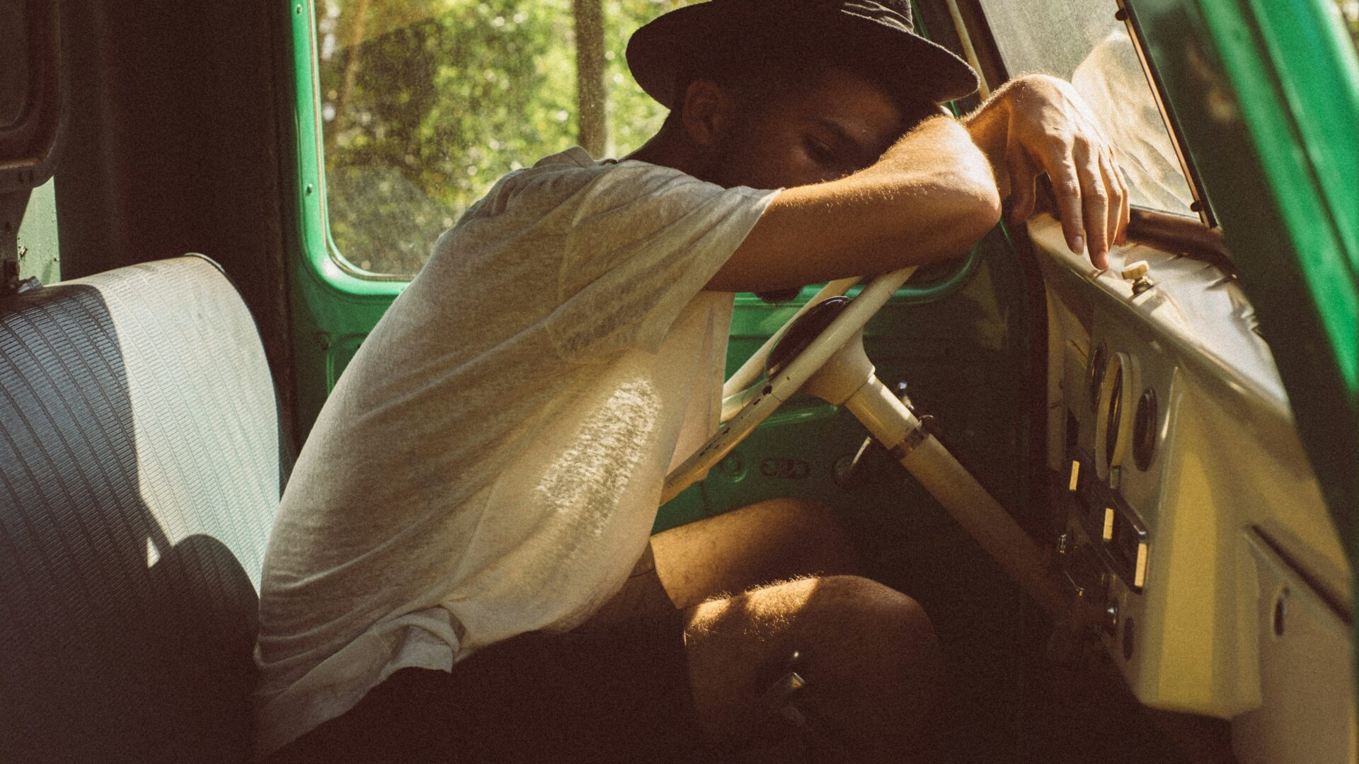 19 witty phrases that instantly humble an arrogant person