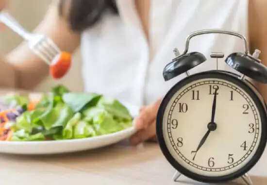 The health risks of late-night dining: Expert insights