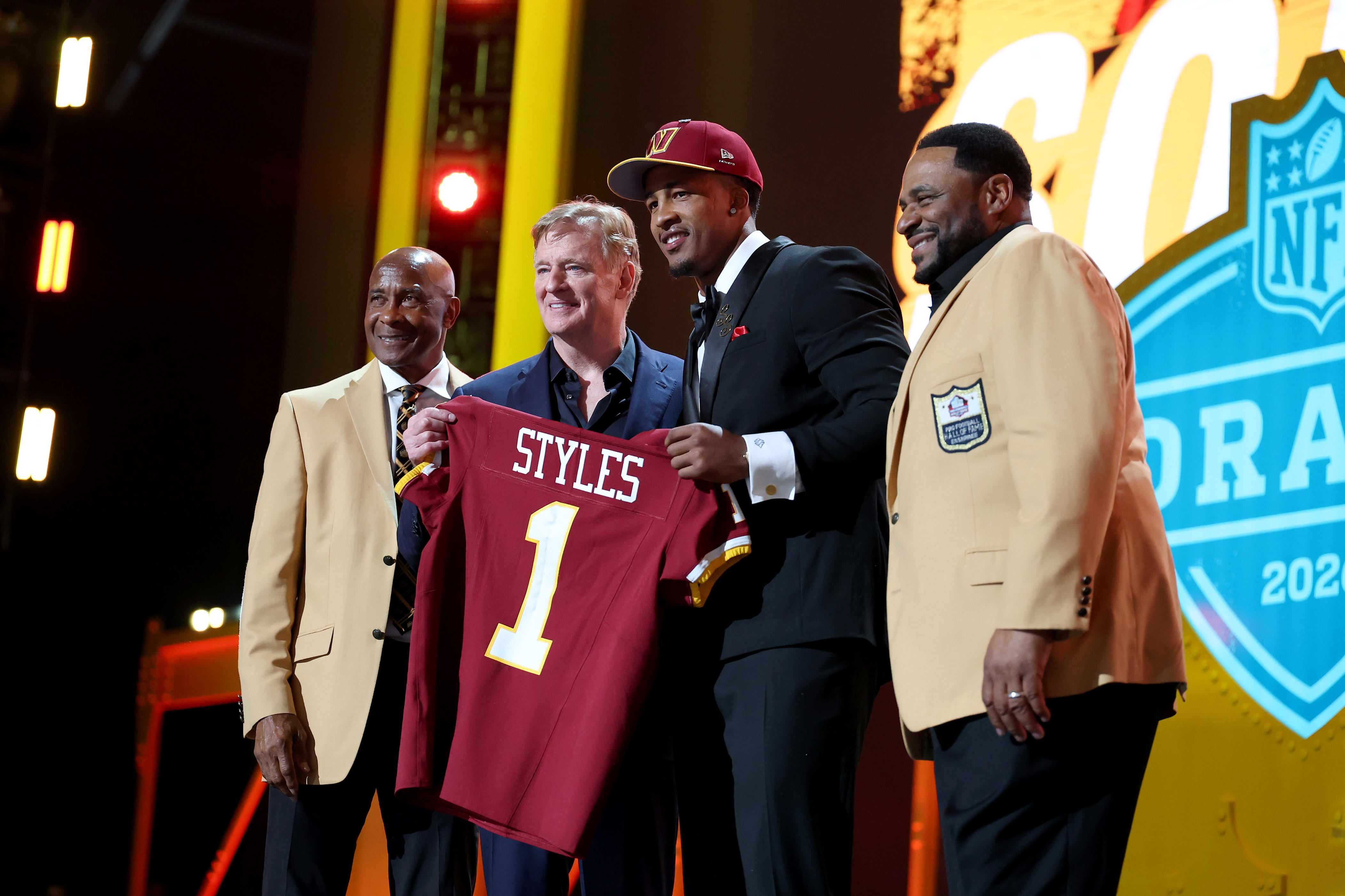 Watch commanders inform Sonny Styles he was Washington's pick