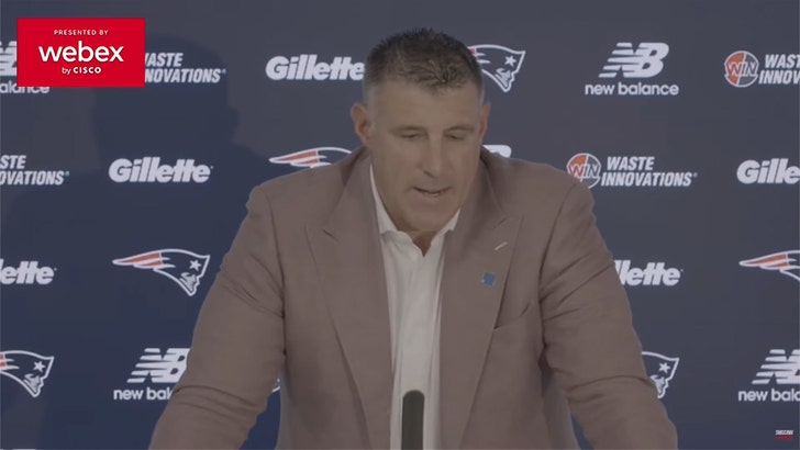 Drake Maye supports Mike Vrabel amid Russini scandal, 'We love coach'