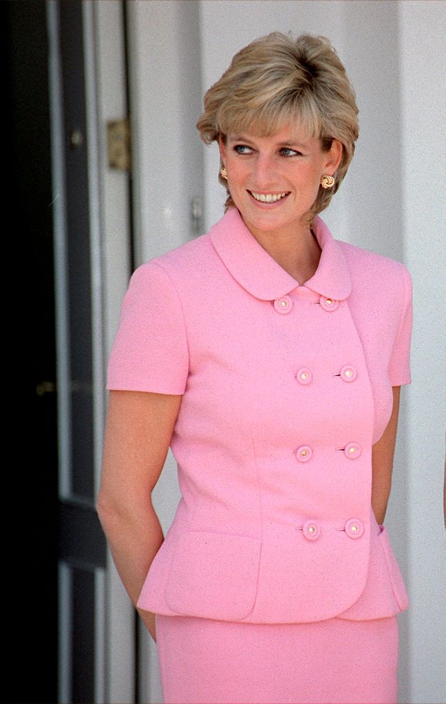 Del vestido azul de Leonor al violeta con el que se quedó dormida Lady ...