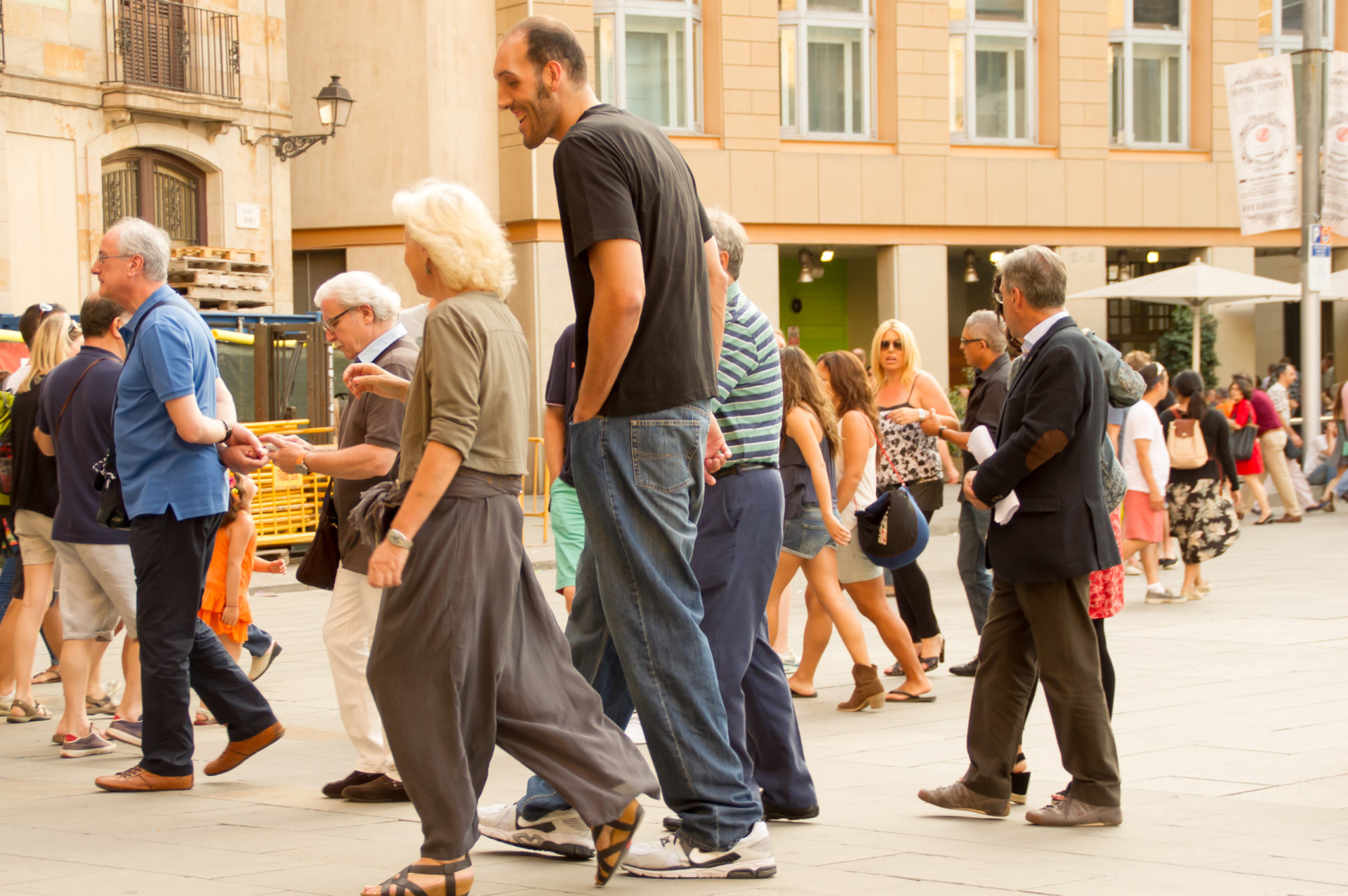 Do short people tend to live longer?