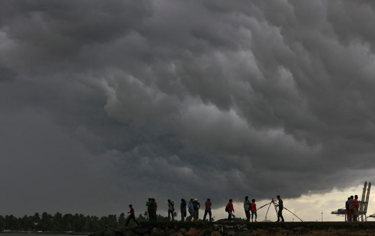 Early monsoon alert: Weather systems signal ahead-of-time arrival ...