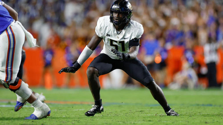 Dallas Cowboys select UCF defensive end Malachi Lawrence with No. 23 ...