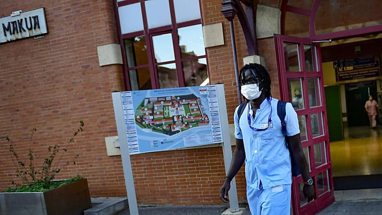 Record numbers of foreign doctors fill Spain's healthcare gaps. But is ...