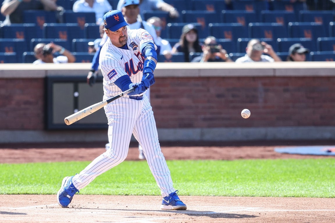 Mike Piazza, iconic 1990s slugger we can’t get enough of, in photos