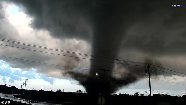 Massive tornadoes rip through Oklahoma, destroying homes and leaving ...