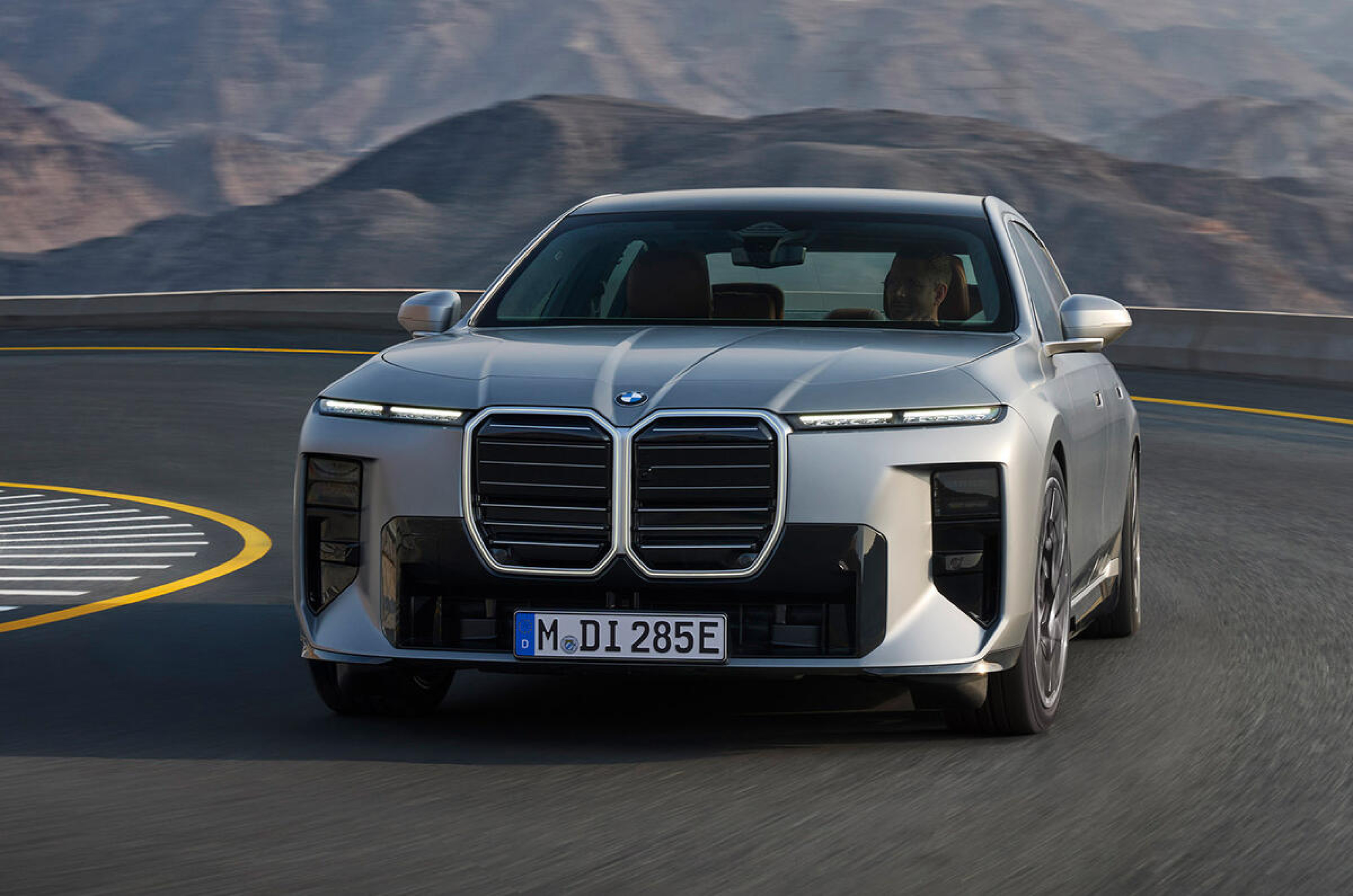 Dramatiskt nytt utseende och större räckvidd för BMW 7-serien
