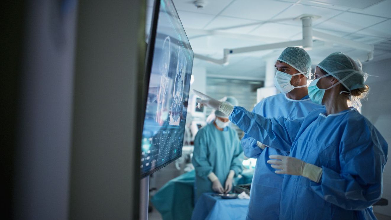 One in ten NHS operations cancelled with less than 24 hours’ notice