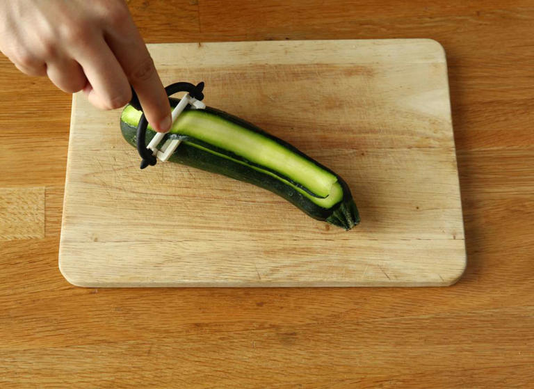 Zucchini rolls with sardines