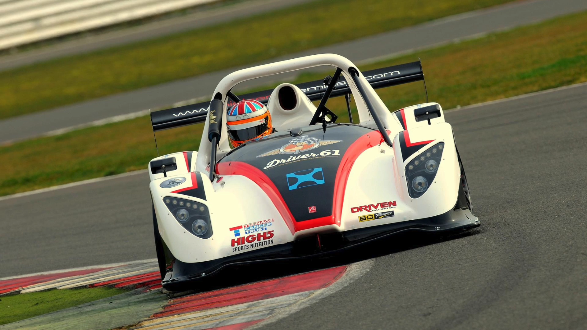 How these 3 simple tricks make you faster on track