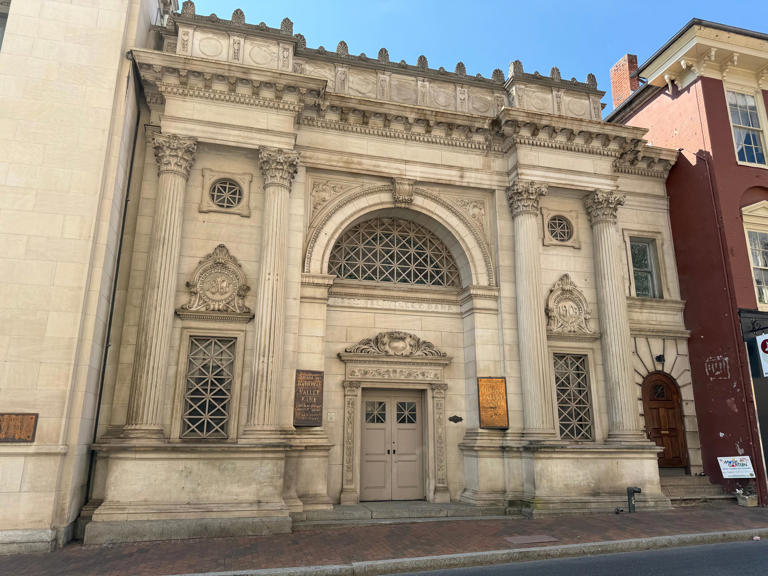 Staunton's historic SunTrust Bank building has been sold
