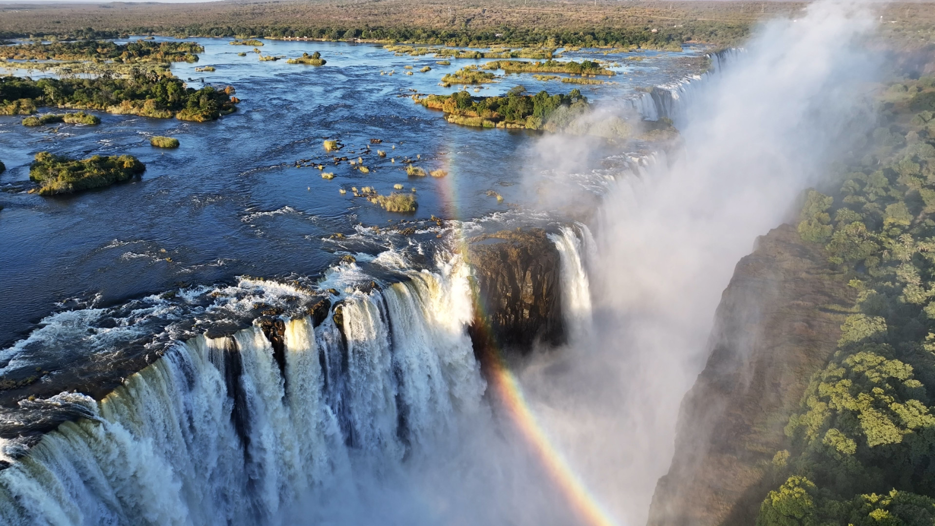 The most spectacular natural pools you should visit this summer