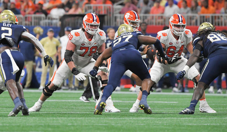 Former Clemson star lineman Blake Miller signs rookie contract