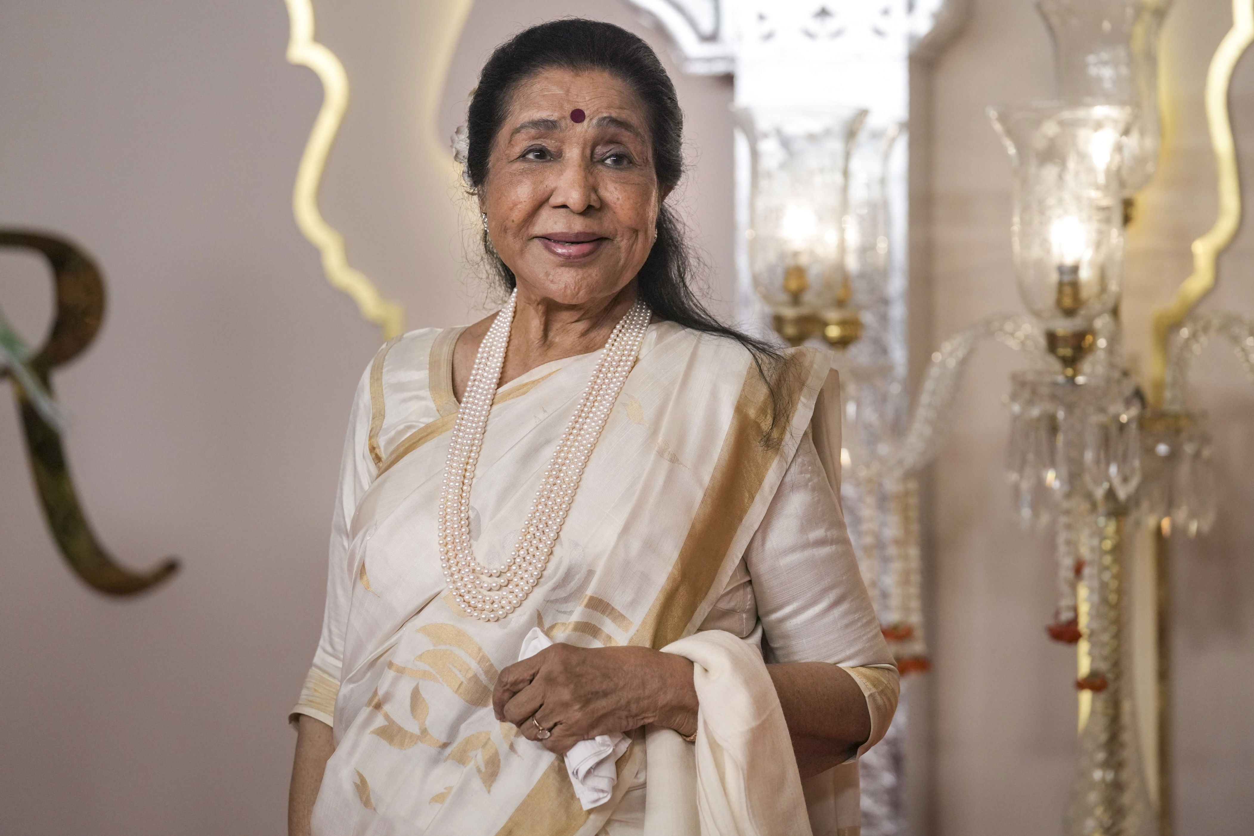 Asha Bhosle's grandson says singer was curious about everything from AI ...