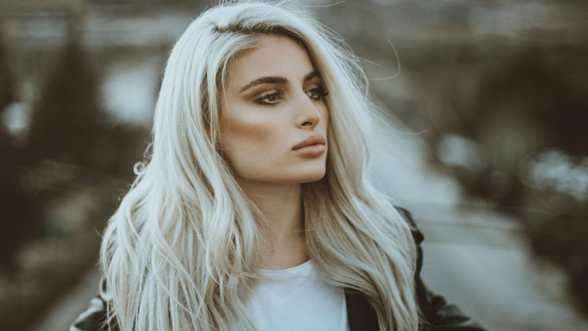 Who was really hiding behind Emily Hart? The AI influencer at the heart ...