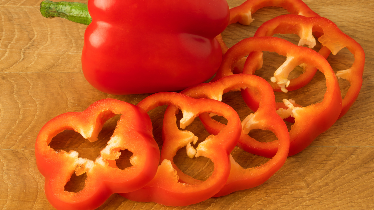 Red, yellow, and green bell peppers are not the same: What their ...