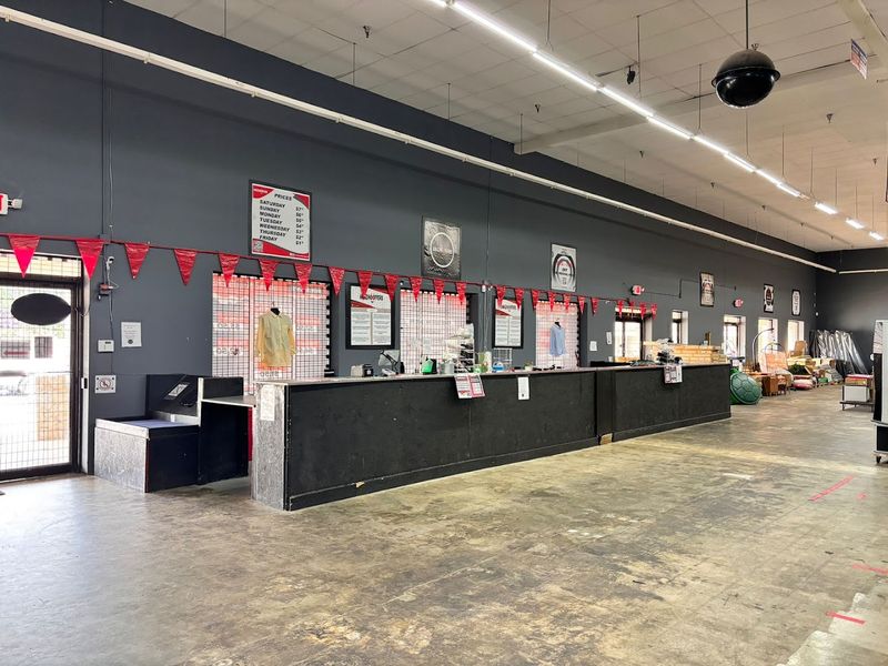 This Georgia bin store turns overstock into a weekly bargain hunt