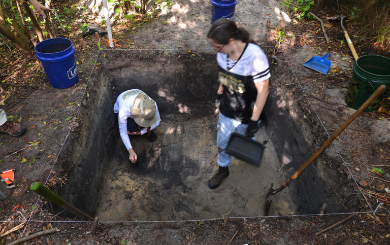 UCF students dig up Native artifacts, pottery at Cape Canaveral Space ...