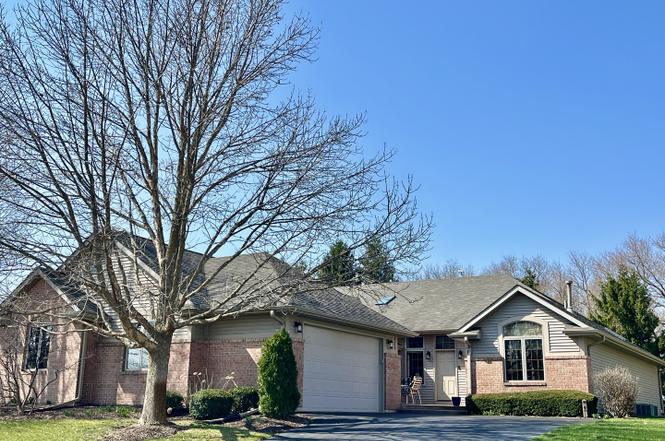 On the market: Poplar Grove condo features cathedral ceilings