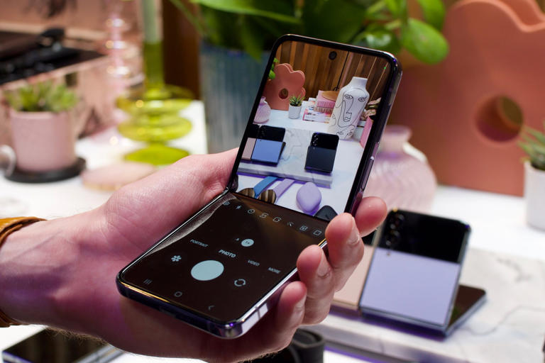 Samsung’s upcoming Galaxy Z Flip 8 foldable might disappoint with its ...