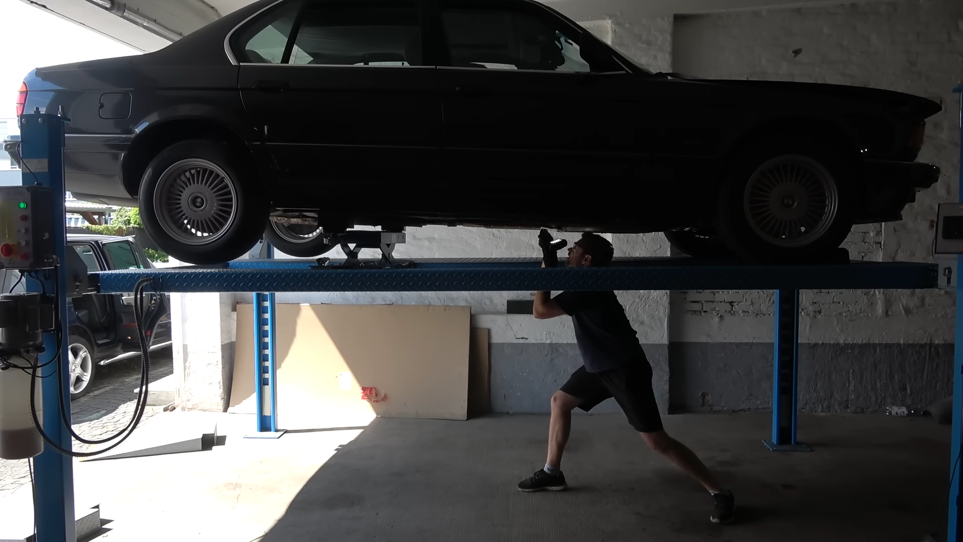 Abandoned V12 BMW returns to the road after years