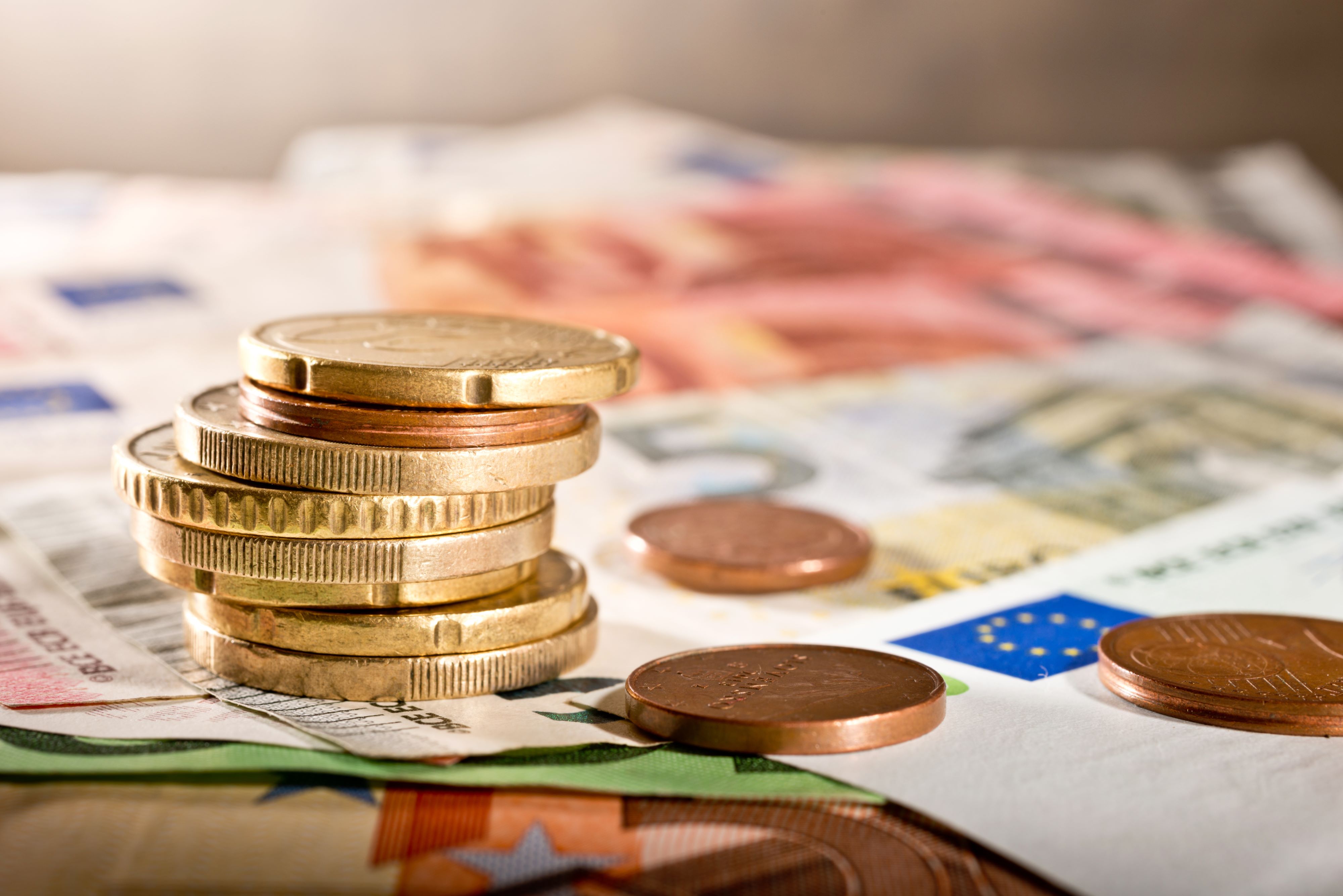 EBC wkrótce podniesie stopy. Kurs euro przetestował wiosenne minima