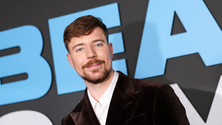 Szexuális zaklatás és diszkrimináció miatt perlik MrBeast vállalatát