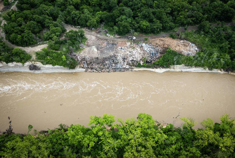 Letters to the editor - McCommas Bluff, NASA, redistricting