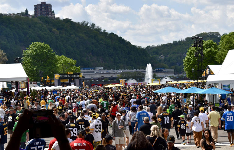 Pittsburgh NFL draft sets first-day attendance record