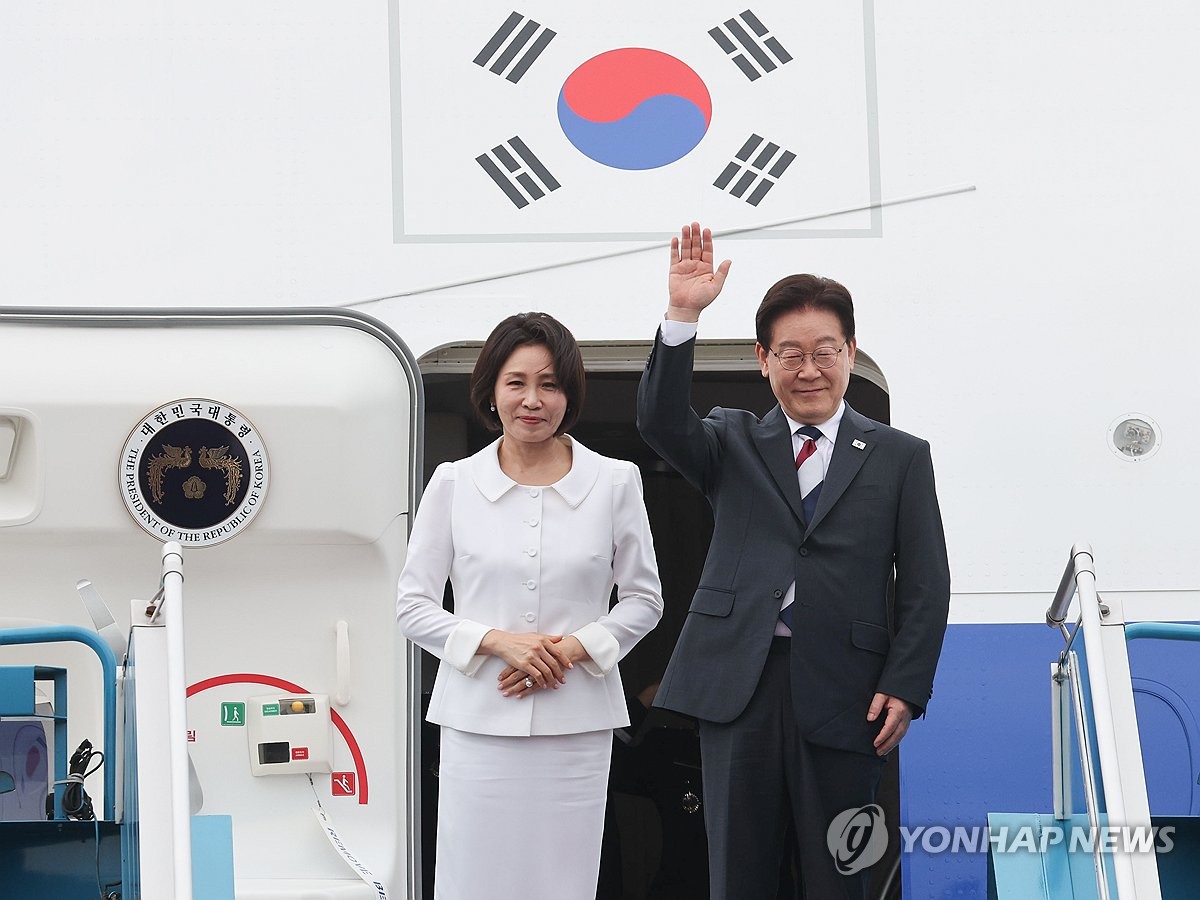 Lee arrives in Brussels for summits with Belgian, EU leaders