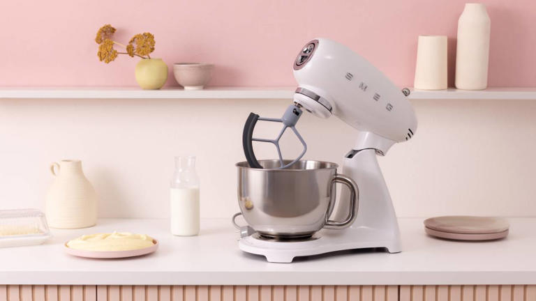 Smeg quietly upgraded its iconic stand mixer, and it’s even better ...