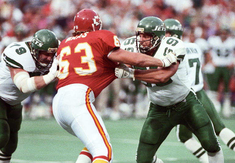 Chiefs legend will announce Friday selections at the 2026 NFL Draft