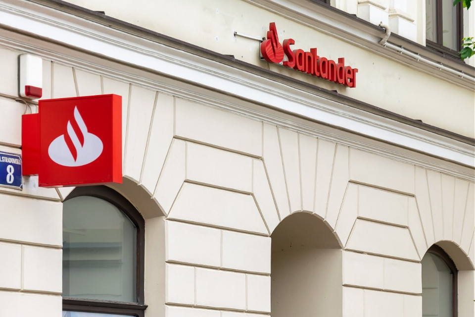 Masz konto w banku Santander? Oszuści znów atakują, a twoje środki mogą ...