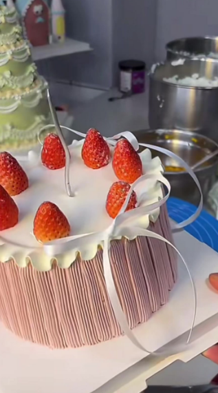 Cake decorating tutorials and design ideas for every skill level