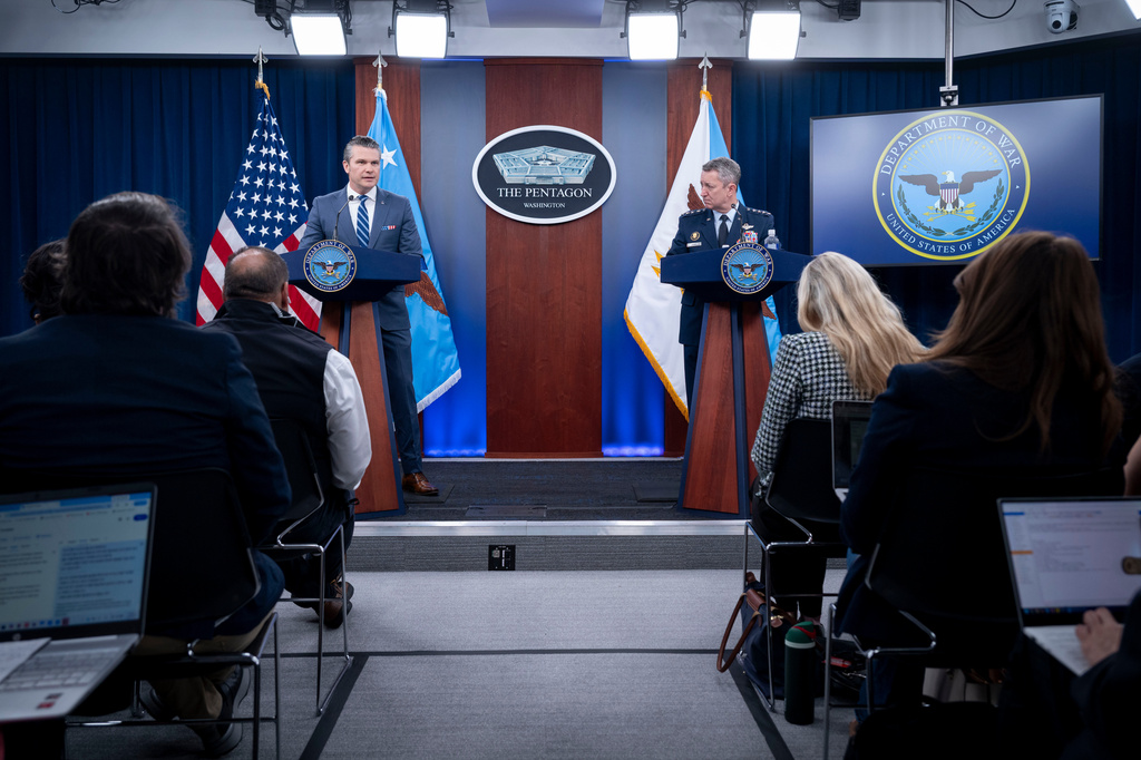TMZ reporters make appearance at Pentagon briefing with out-of-the-box ...