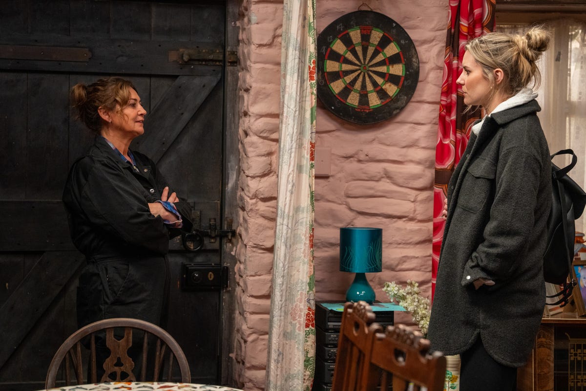 Emmerdale confirms Moira Dingle alliance as she tries to destroy Joe Tate