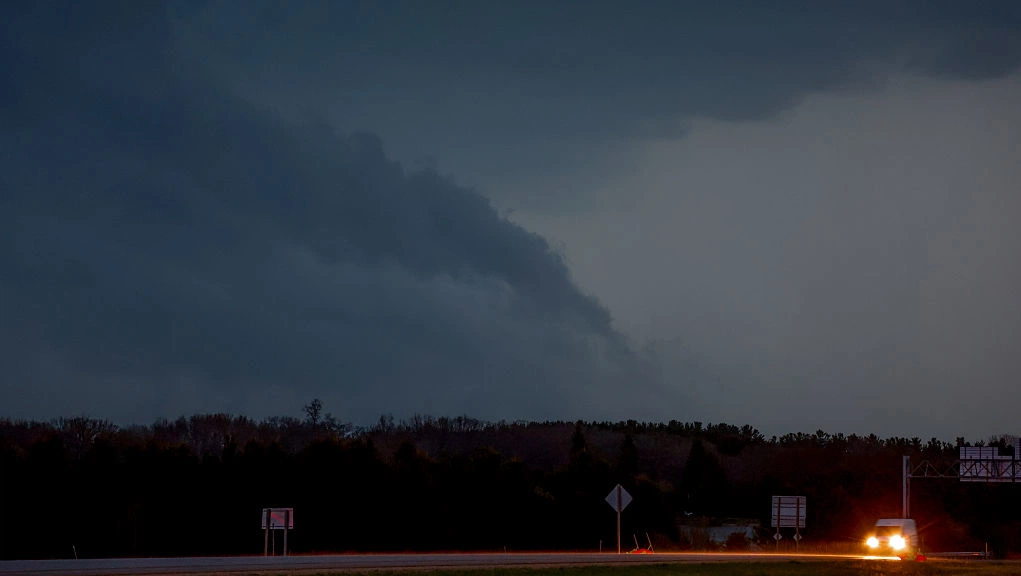 Severe storms to intensify with peak threat Sunday and Monday