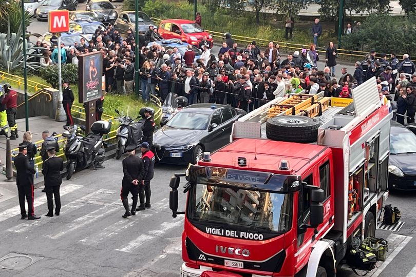Armed gang wearing masks of Hollywood stars rob bank then flee through ...