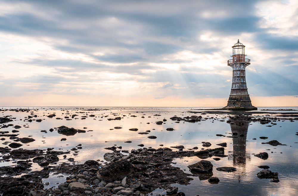17 hidden sea glass beaches shining on the US coastline