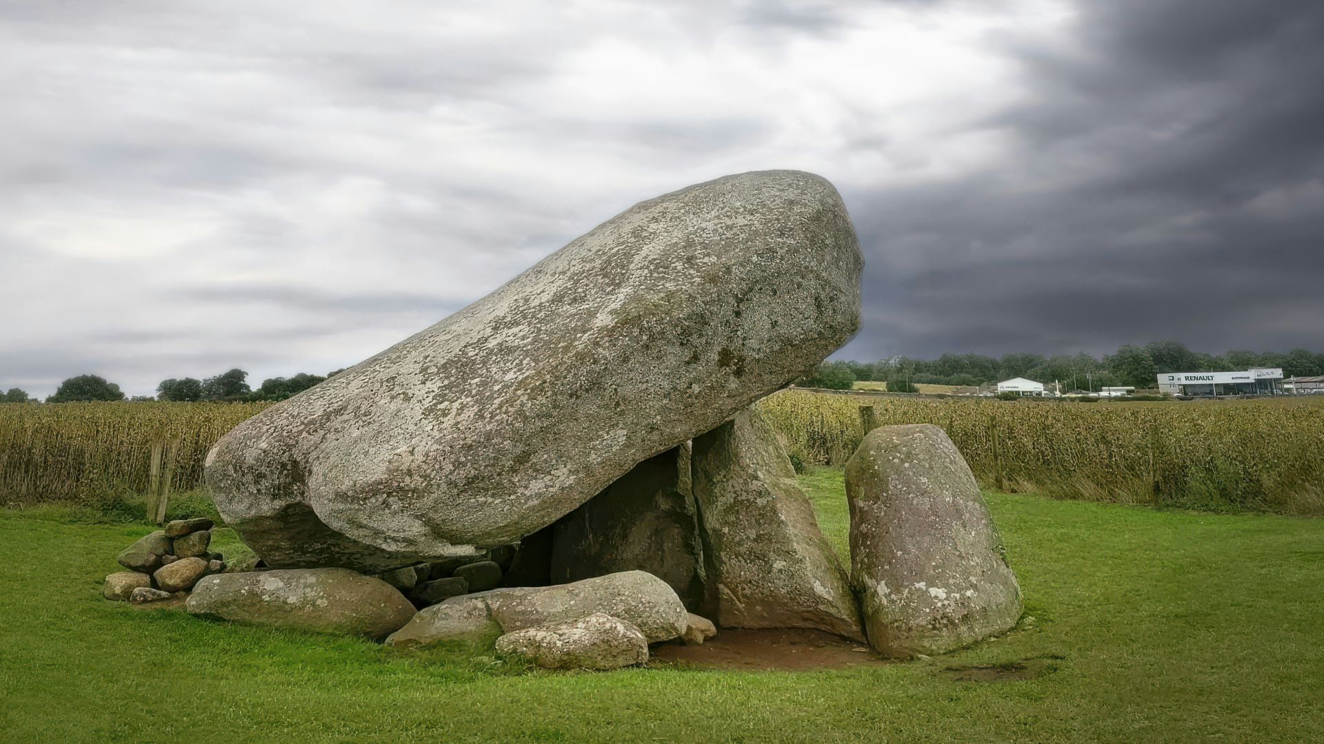 20 prehistoric burial sites that reveal what early humans believed ...
