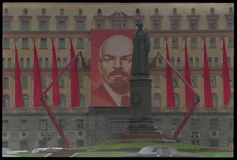 Putin returns 'Iron Felix' Dzerzhinsky to Russia's spy school