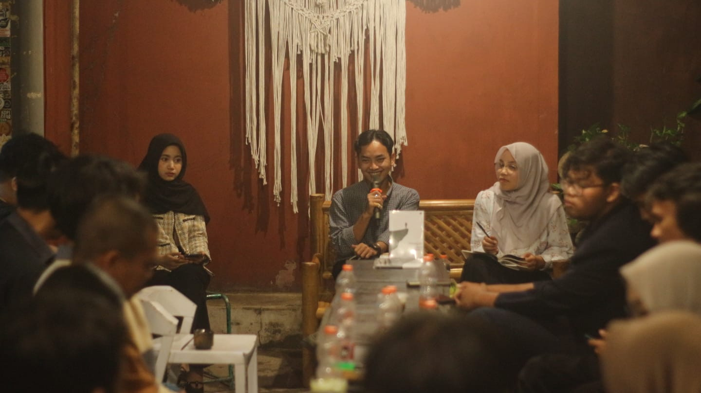 8 tahun bergerak, Rian Haryanto ubah wajah literasi di Cirebon lewat ...