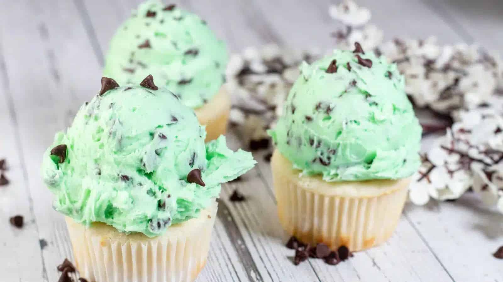 22 frostings that turn simple desserts into something amazing
